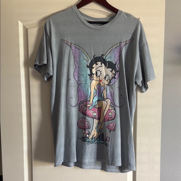 goodie two sleeves | Tops | Betty Boop Tee | Poshmark